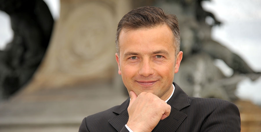 ABOUT - Guide Roman TATAROV